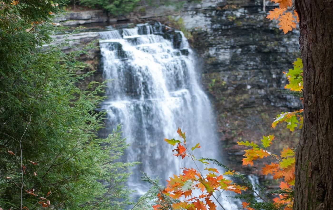 30 Best Waterfalls in New York with Secret Local Tips to find them!